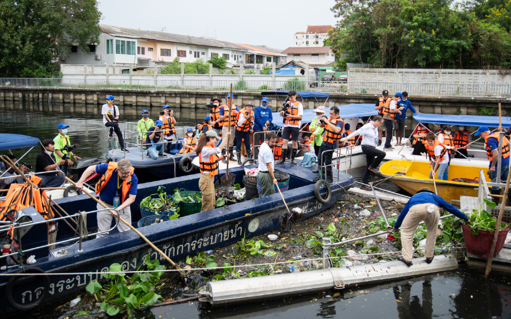 Chao Phraya River Cleanup: A Battle Against Bangkok's Plastic Tide ...